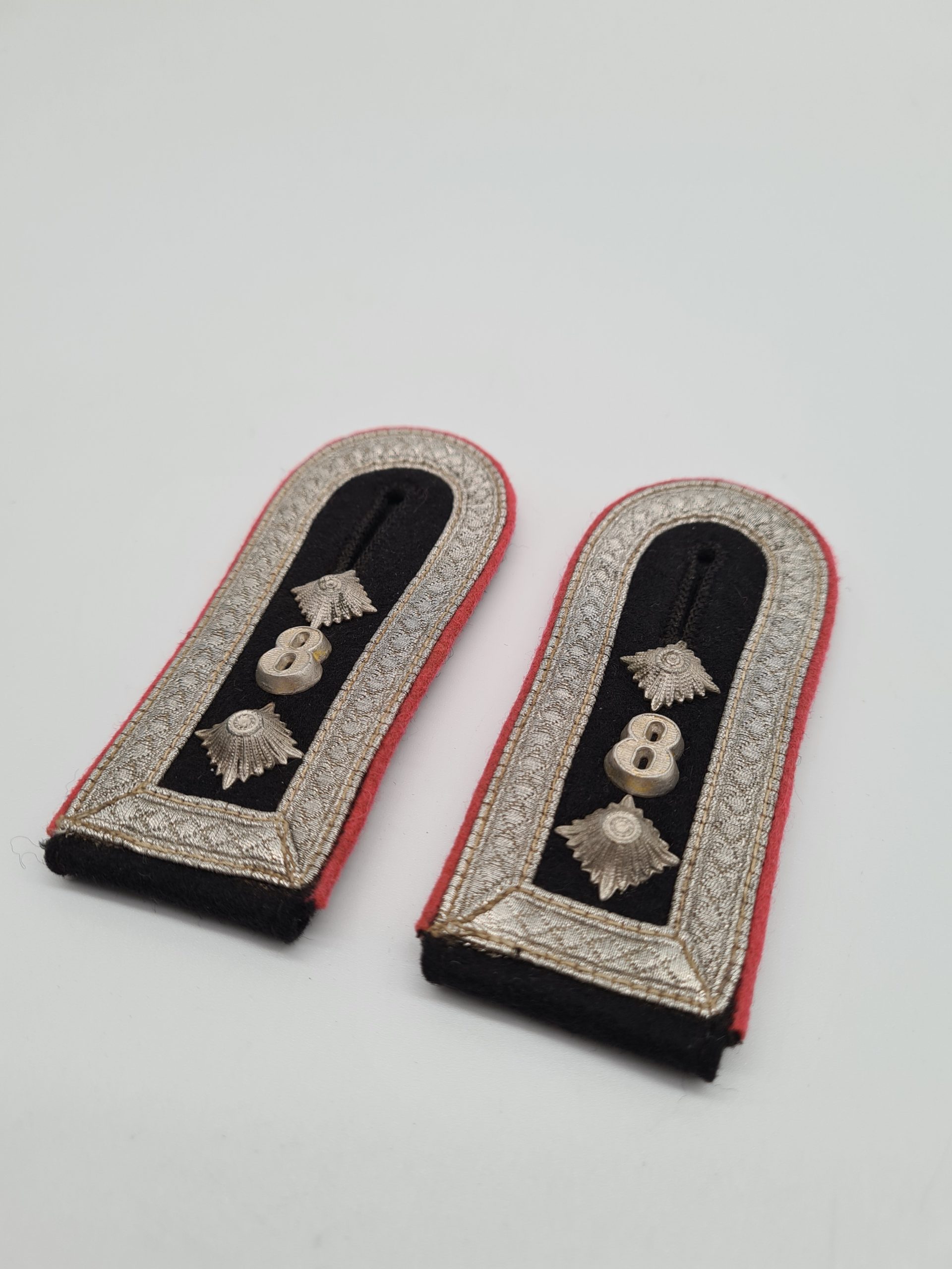 Panzer Regiment 8 Oberfeldwebel shoulder straps - Panzertruppe Collectables